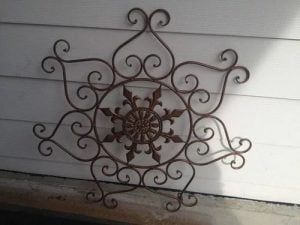 21 Charming Outdoor Metal Wall Art Ideas to Revamp Your Exterior Decor