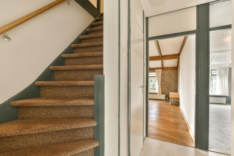 20 Modern Garage Stairs Ideas: Innovative Designs for Your Home