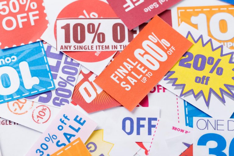 20 Creative Garage Sale Sign Ideas for Stand-Out Displays